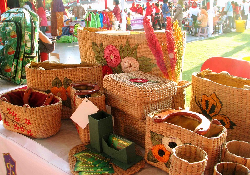How To Make Crafts From Water Hyacinth Pt Harmoni Jaya Kreasi